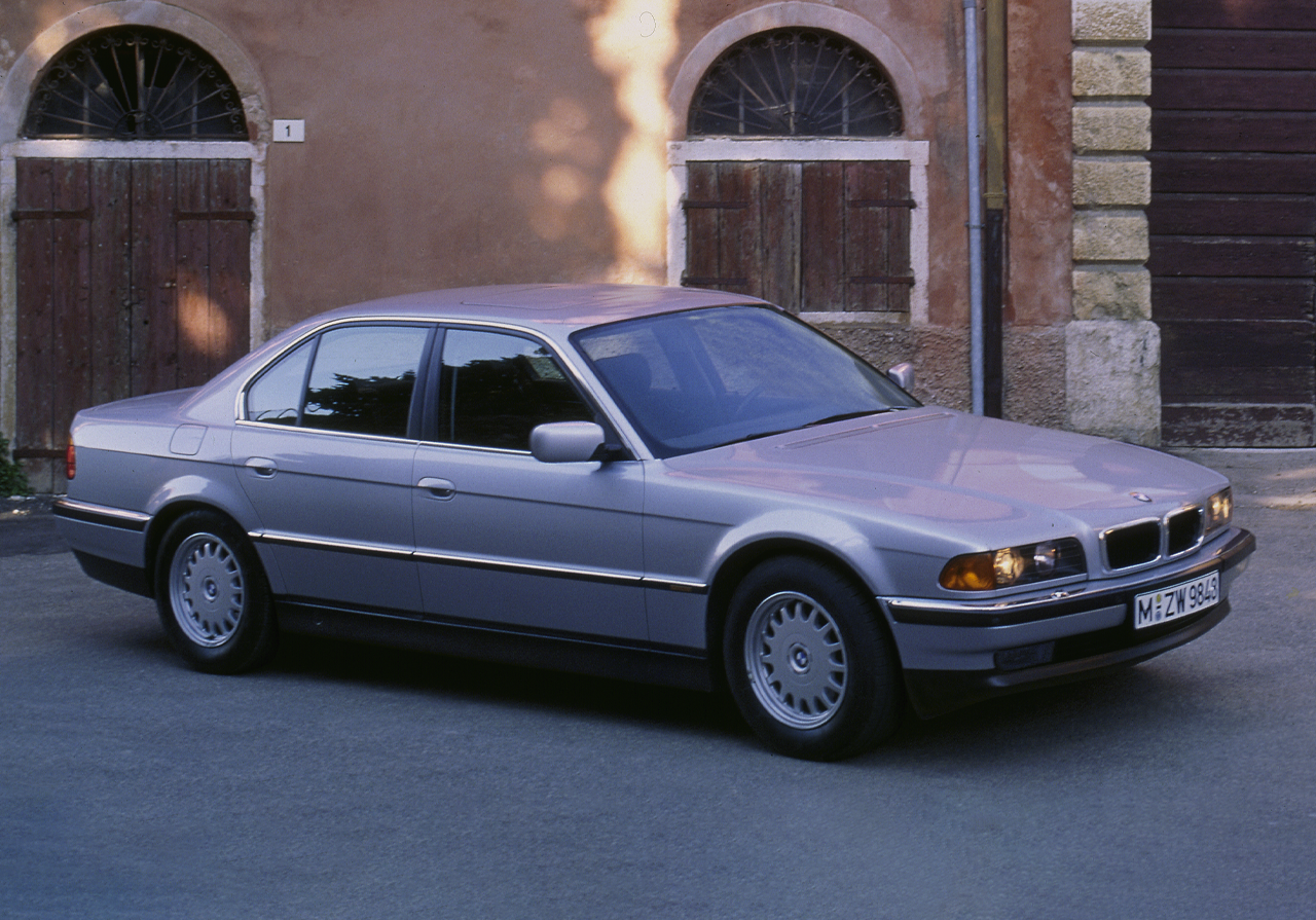 BMW 728i (E38)