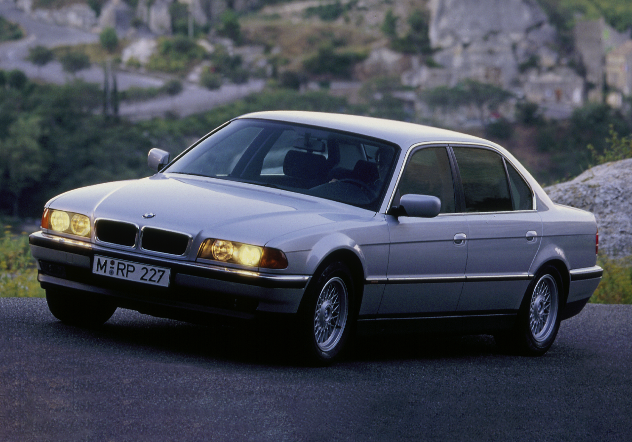 BMW 735iL (E38)