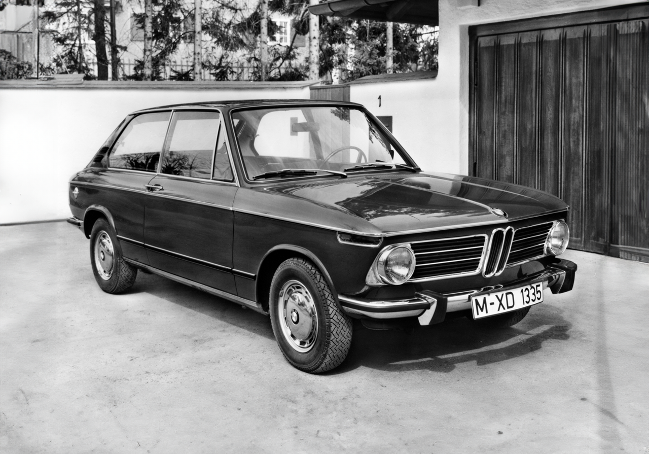 Elegantes Bmw 2002 Touring Ebenbild
